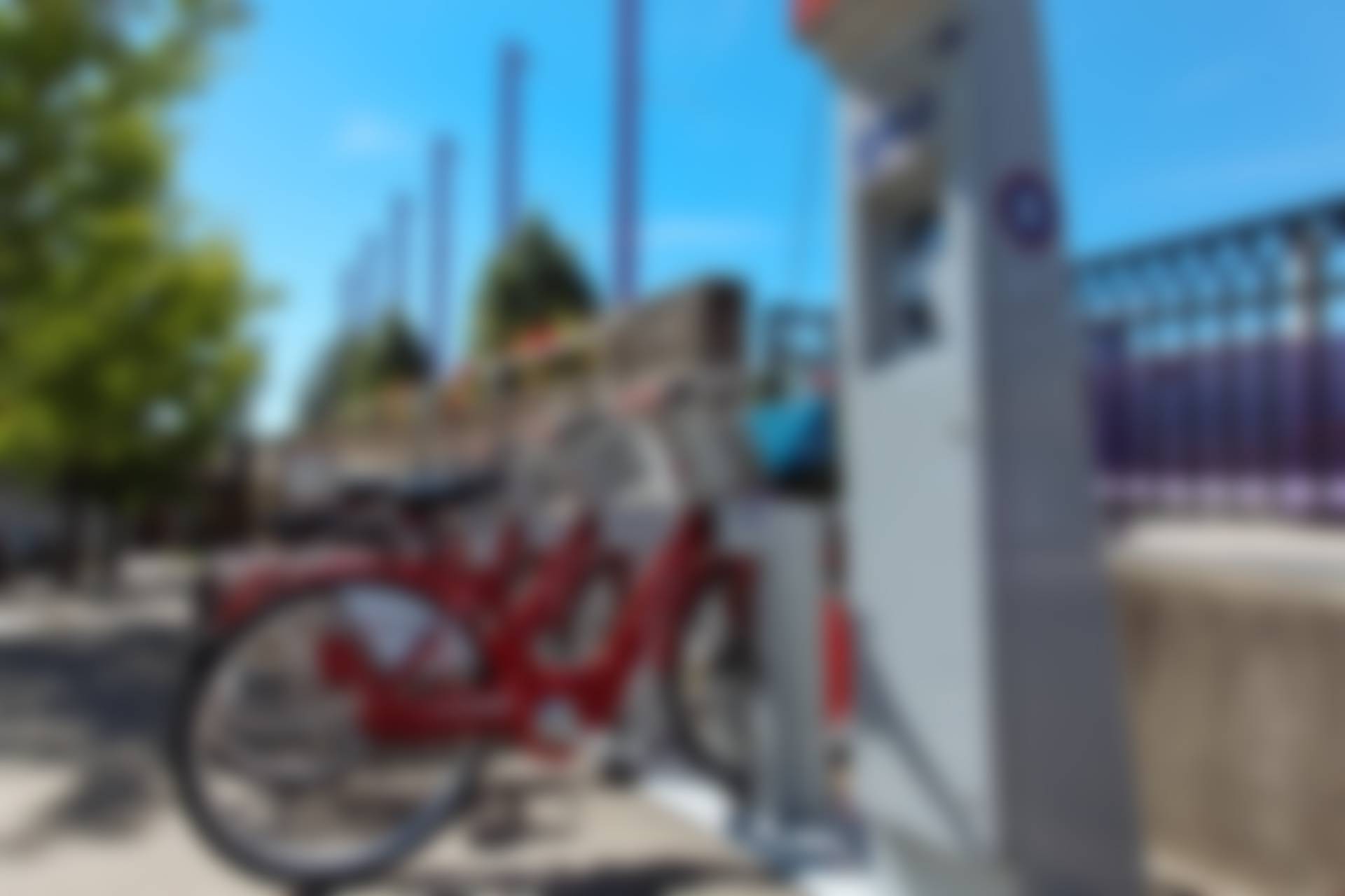 stationblur – Cincinnati Red Bike